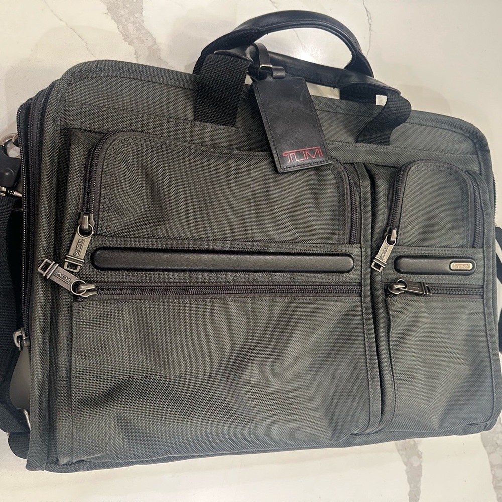 Tumi Alpha 3 Large Screen Laptop Brief - Gem